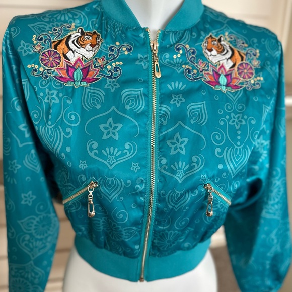 Disney | Jackets & Coats | Disney Store Aladdin Rajah Jasmine Teal ...
